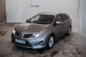 Smilšu krāsa Toyota Auris 2015 Tallina, ar dzinēja tilpumu 1.80 L un nobraukumu 199 tūkst. km par 8990 €, foto 2 vietnē AUTOMOTO.COM.LV