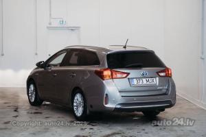 Smilšu krāsa Toyota Auris 2015 Tallina, ar dzinēja tilpumu 1.80 L un nobraukumu 199 tūkst. km par 8990 €, foto 3 vietnē AUTOMOTO.COM.LV