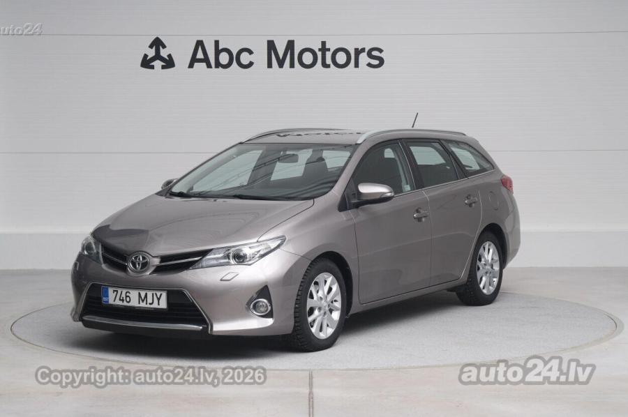 Smilšu krāsa Toyota Auris 2015 Tallina, ar dzinēja tilpumu 1.60 L un nobraukumu 148 tūkst. km par 9900 €, foto 1 vietnē AUTOMOTO.COM.LV