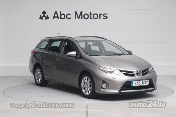 Smilšu krāsa Toyota Auris 2015 Tallina, ar dzinēja tilpumu 1.60 L un nobraukumu 148 tūkst. km par 9900 €, foto 3 vietnē AUTOMOTO.COM.LV