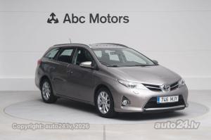 Smilšu krāsa Toyota Auris 2015 Tallina, ar dzinēja tilpumu 1.60 L un nobraukumu 148 tūkst. km par 9900 €, foto 3 vietnē AUTOMOTO.COM.LV