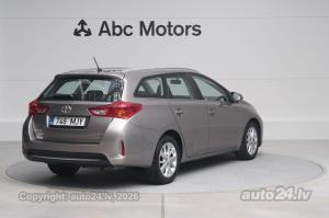 Smilšu krāsa Toyota Auris 2015 Tallina, ar dzinēja tilpumu 1.60 L un nobraukumu 148 tūkst. km par 9900 €, foto 4 vietnē AUTOMOTO.COM.LV