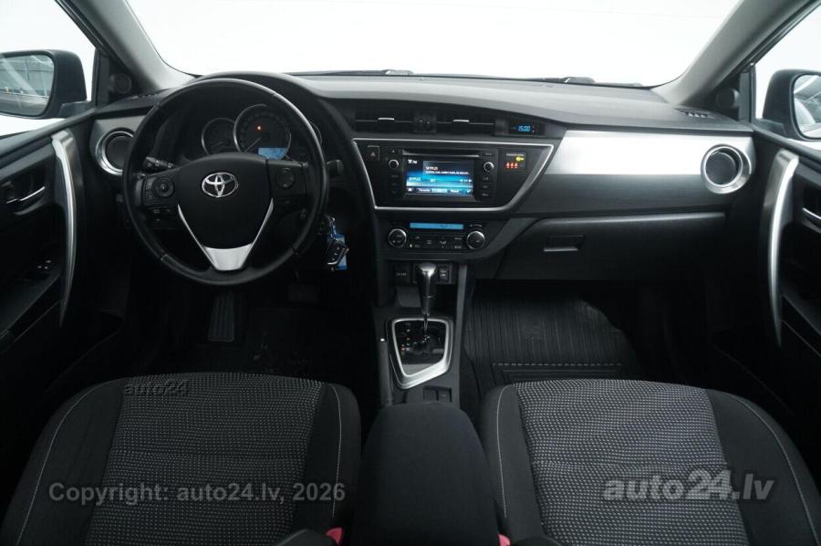 Smilšu krāsa Toyota Auris 2015 Tallina, ar dzinēja tilpumu 1.60 L un nobraukumu 148 tūkst. km par 9900 €, foto 8 vietnē AUTOMOTO.COM.LV