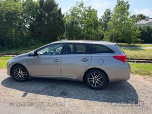 Smilšu krāsa Toyota Auris 2015 Tallina, ar dzinēja tilpumu 1.80 L un nobraukumu 299 tūkst. km par 6200 €, foto 3 vietnē AUTOMOTO.COM.LV