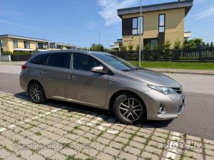 Smilšu krāsa Toyota Auris 2015 Tallina, ar dzinēja tilpumu 1.80 L un nobraukumu 299 tūkst. km par 6200 €, foto 4 vietnē AUTOMOTO.COM.LV