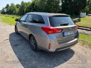 Smilšu krāsa Toyota Auris 2015 Tallina, ar dzinēja tilpumu 1.80 L un nobraukumu 299 tūkst. km par 6200 €, foto 6 vietnē AUTOMOTO.COM.LV