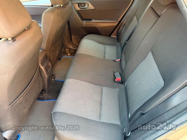 Beige Toyota Auris 2015 in Tallinn, with an engine capacity of 1.80 L and mileage of 299 thousand km for 6200 €, photo 8 on AUTOMOTO.COM.LV
