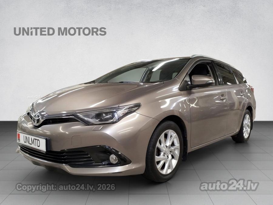 Smilšu krāsa Toyota Auris 2016 Tallina, ar dzinēja tilpumu 1.60 L un nobraukumu 172 tūkst. km par 9990 €, foto 1 vietnē AUTOMOTO.COM.LV