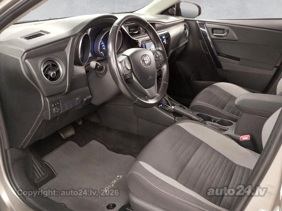 Smilšu krāsa Toyota Auris 2016 Tallina, ar dzinēja tilpumu 1.60 L un nobraukumu 172 tūkst. km par 9990 €, foto 4 vietnē AUTOMOTO.COM.LV