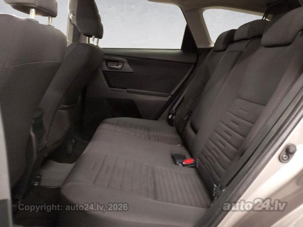 Smilšu krāsa Toyota Auris 2016 Tallina, ar dzinēja tilpumu 1.60 L un nobraukumu 172 tūkst. km par 9990 €, foto 7 vietnē AUTOMOTO.COM.LV
