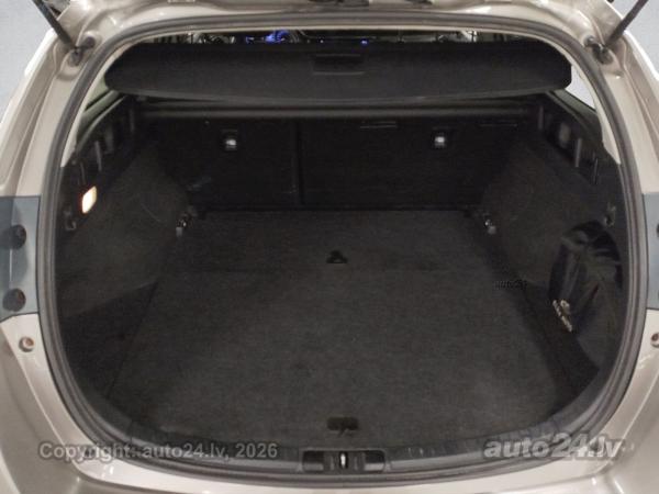 Smilšu krāsa Toyota Auris 2016 Tallina, ar dzinēja tilpumu 1.60 L un nobraukumu 172 tūkst. km par 9990 €, foto 8 vietnē AUTOMOTO.COM.LV