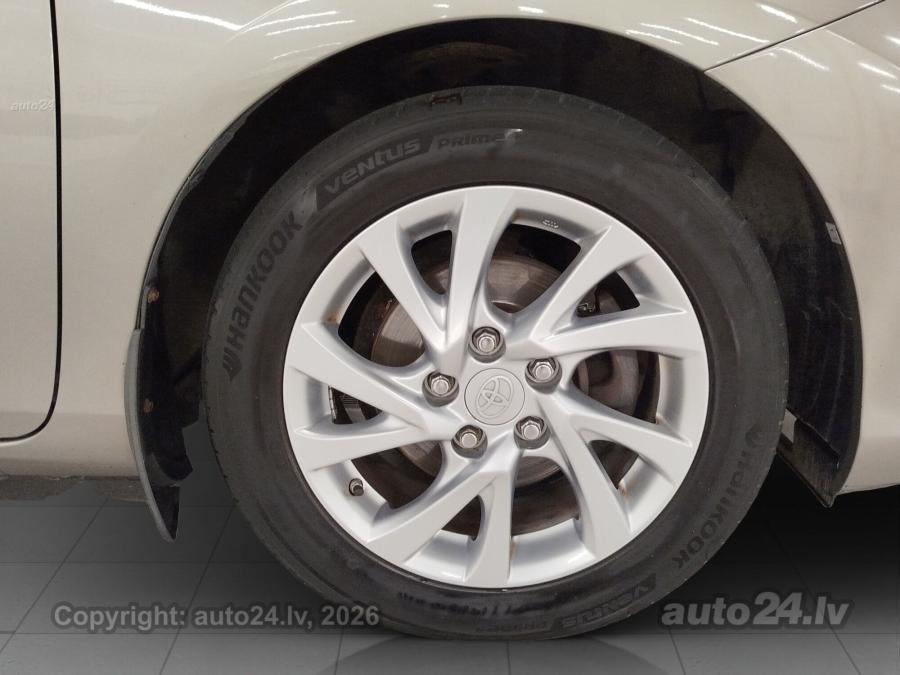 Smilšu krāsa Toyota Auris 2016 Tallina, ar dzinēja tilpumu 1.60 L un nobraukumu 172 tūkst. km par 9990 €, foto 10 vietnē AUTOMOTO.COM.LV