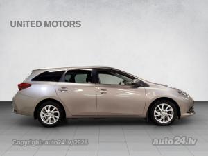 Smilšu krāsa Toyota Auris 2016 Tallina, ar dzinēja tilpumu 1.60 L un nobraukumu 172 tūkst. km par 9990 €, foto 12 vietnē AUTOMOTO.COM.LV