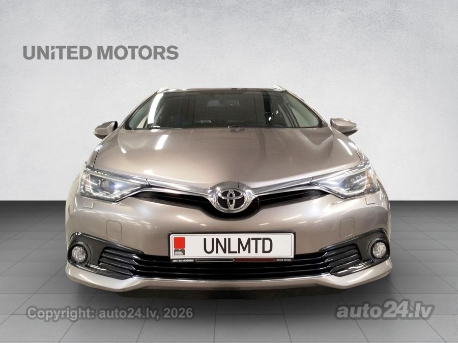 Smilšu krāsa Toyota Auris 2016 Tallina, ar dzinēja tilpumu 1.60 L un nobraukumu 172 tūkst. km par 9990 €, foto 13 vietnē AUTOMOTO.COM.LV