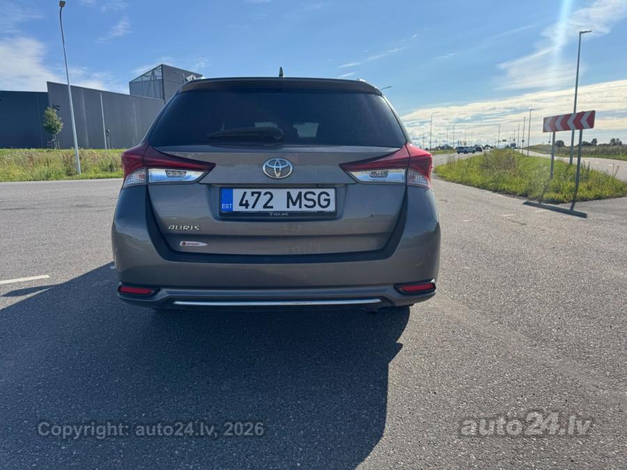 Smilšu krāsa Toyota Auris 2019 Tallina, ar dzinēja tilpumu 1.60 L un nobraukumu 105 tūkst. km par 11750 €, foto 5 vietnē AUTOMOTO.COM.LV