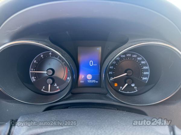 Beige Toyota Auris 2019 in Tallinn, with an engine capacity of 1.60 L and mileage of 105 thousand km for 11750 €, photo 7 on AUTOMOTO.COM.LV