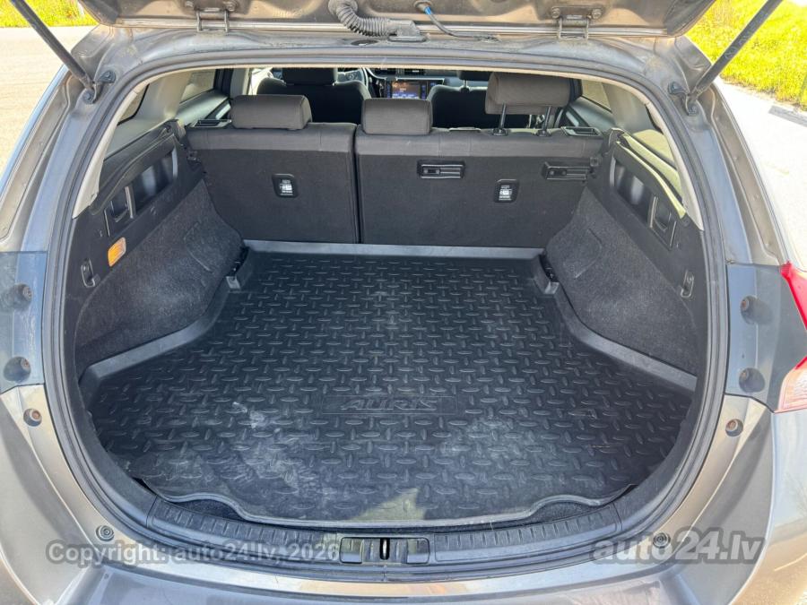 Smilšu krāsa Toyota Auris 2019 Tallina, ar dzinēja tilpumu 1.60 L un nobraukumu 105 tūkst. km par 11750 €, foto 10 vietnē AUTOMOTO.COM.LV