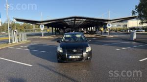 Black Toyota Auris 2007 in Riga, with an engine capacity of 2.20 L and mileage of 277 thousand km for 2150 €, photo  on AUTOMOTO.COM.LV