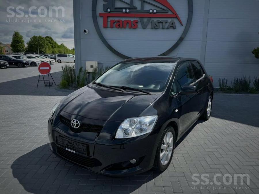 Melns Toyota Auris 2004 Viļņa, ar dzinēja tilpumu 1.40 L un nobraukumu 217 tūkst. km par 4299 €, foto 5 vietnē AUTOMOTO.COM.LV
