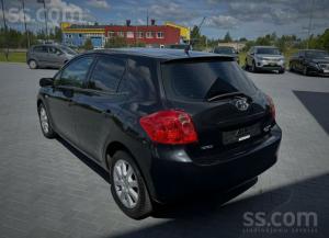 Melns Toyota Auris 2004 Viļņa, ar dzinēja tilpumu 1.40 L un nobraukumu 217 tūkst. km par 4299 €, foto 7 vietnē AUTOMOTO.COM.LV