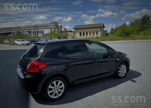 Melns Toyota Auris 2004 Viļņa, ar dzinēja tilpumu 1.40 L un nobraukumu 217 tūkst. km par 4299 €, foto 10 vietnē AUTOMOTO.COM.LV