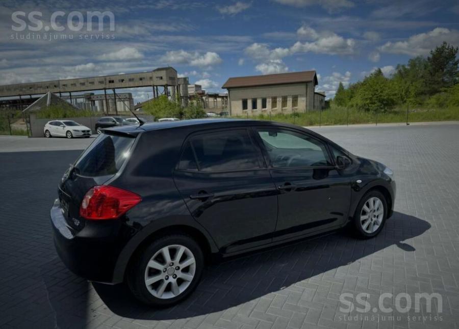 Melns Toyota Auris 2004 Viļņa, ar dzinēja tilpumu 1.40 L un nobraukumu 217 tūkst. km par 4299 €, foto 10 vietnē AUTOMOTO.COM.LV