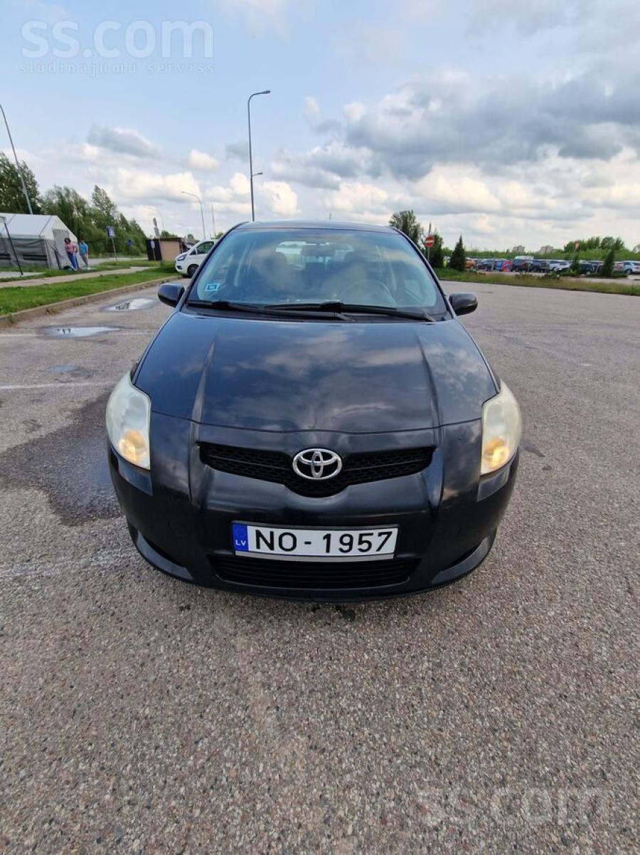 Black Toyota Auris 2007 in Daugavpils, with an engine capacity of 2.00 L and mileage of 268 thousand km for 1850 €, photo 10 on AUTOMOTO.COM.LV