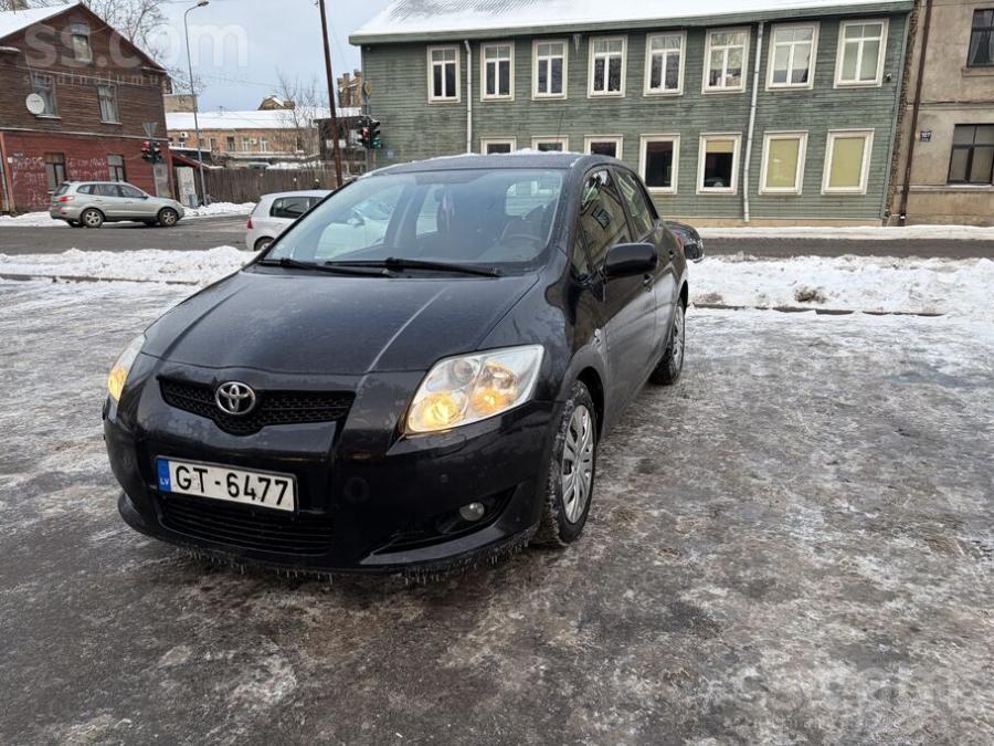 Melns Toyota Auris 2007 Rīga, ar dzinēja tilpumu 1.60 L un nobraukumu 194 tūkst. km par 3100 €, foto 1 vietnē AUTOMOTO.COM.LV