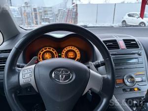 Melns Toyota Auris 2007 Rīga, ar dzinēja tilpumu 1.60 L un nobraukumu 194 tūkst. km par 3100 €, foto 6 vietnē AUTOMOTO.COM.LV