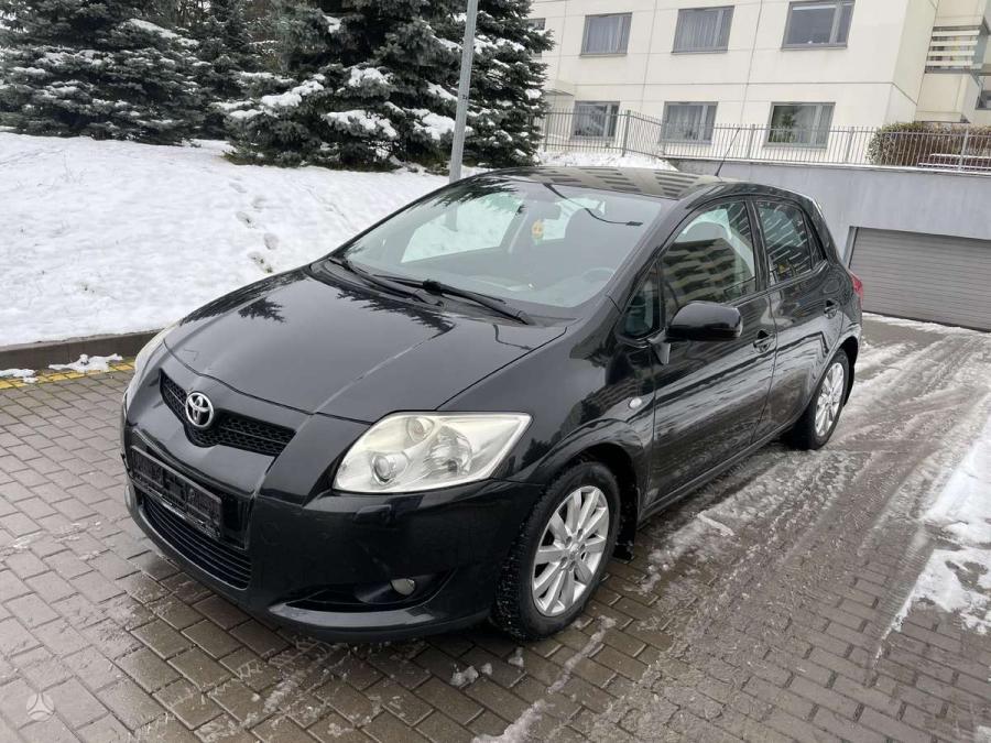 Black Toyota Auris 2007 in Vilnius, with an engine capacity of 1.60 L and mileage of 177 thousand km for 3300 €, photo 8 on AUTOMOTO.COM.LV