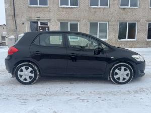 Black Toyota Auris 2007 in Panevezys, with an engine capacity of 2.00 L and mileage of 310 thousand km for 2500 €, photo 4 on AUTOMOTO.COM.LV