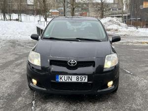 Melns Toyota Auris 2007 Viļņa, ar dzinēja tilpumu 2.00 L un nobraukumu 258 tūkst. km par 1999 €, foto 2 vietnē AUTOMOTO.COM.LV