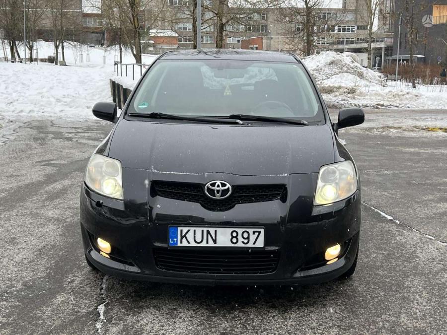Melns Toyota Auris 2007 Viļņa, ar dzinēja tilpumu 2.00 L un nobraukumu 258 tūkst. km par 1999 €, foto 2 vietnē AUTOMOTO.COM.LV