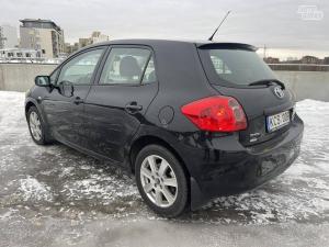 Black Toyota Auris 2007 in Vilnius, with an engine capacity of 2.00 L and mileage of 323 thousand km for 2550 €, photo 5 on AUTOMOTO.COM.LV