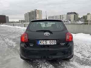 Black Toyota Auris 2007 in Vilnius, with an engine capacity of 2.00 L and mileage of 323 thousand km for 2550 €, photo 8 on AUTOMOTO.COM.LV