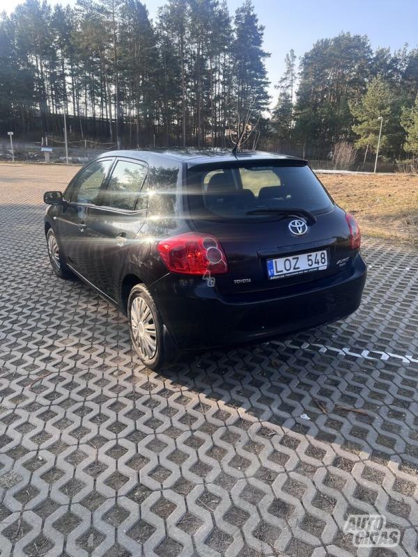 Melns Toyota Auris 2007 Viļņa, ar dzinēja tilpumu 1.40 L un nobraukumu 293 tūkst. km par 2000 €, foto 3 vietnē AUTOMOTO.COM.LV