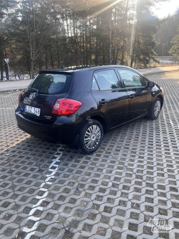 Melns Toyota Auris 2007 Viļņa, ar dzinēja tilpumu 1.40 L un nobraukumu 293 tūkst. km par 2000 €, foto 4 vietnē AUTOMOTO.COM.LV