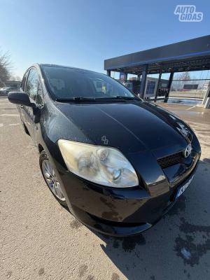 Melns Toyota Auris 2007 Klaipėda, ar dzinēja tilpumu 2.00 L un nobraukumu 328 tūkst. km par 1800 €, foto 13 vietnē AUTOMOTO.COM.LV