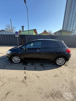 Melns Toyota Auris 2007 Klaipėda, ar dzinēja tilpumu 2.00 L un nobraukumu 328 tūkst. km par 1800 €, foto 16 vietnē AUTOMOTO.COM.LV