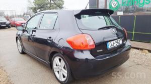 Black Toyota Auris 2007 in Riga, with an engine capacity of 2.20 L and mileage of 211 thousand km for 2700 €, photo 15 on AUTOMOTO.COM.LV
