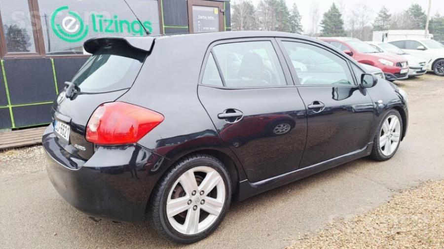 Black Toyota Auris 2007 in Riga, with an engine capacity of 2.20 L and mileage of 211 thousand km for 2700 €, photo 17 on AUTOMOTO.COM.LV
