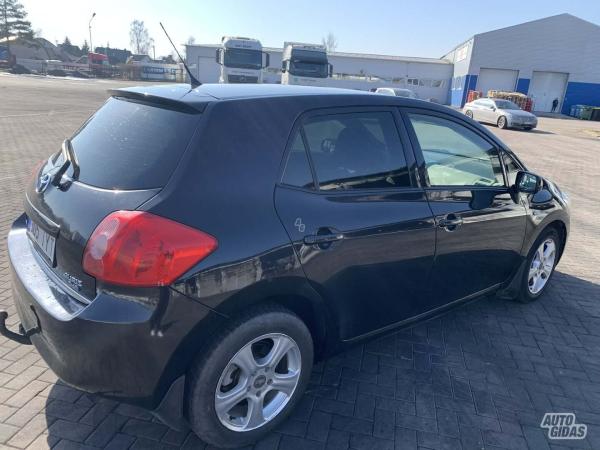 Melns Toyota Auris 2007 Marijampole, ar dzinēja tilpumu 2.00 L un nobraukumu 314 tūkst. km par 1600 €, foto 9 vietnē AUTOMOTO.COM.LV