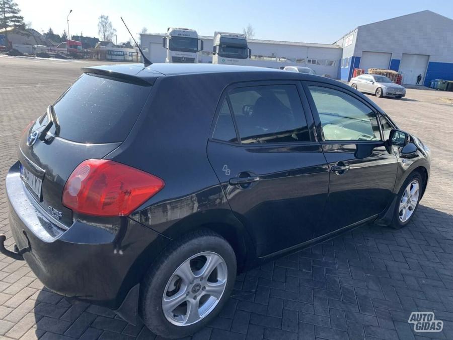 Black Toyota Auris 2007 in Marijampole, with an engine capacity of 2.00 L and mileage of 314 thousand km for 1600 €, photo 10 on AUTOMOTO.COM.LV
