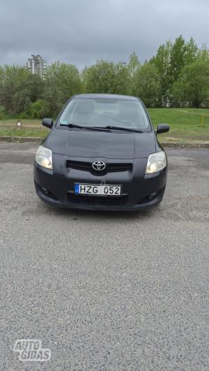 Black Toyota Auris 2007 in Vilnius, with an engine capacity of 2.00 L and mileage of 320 thousand km for 2000 €, photo  on AUTOMOTO.COM.LV
