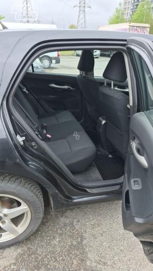 Black Toyota Auris 2007 in Vilnius, with an engine capacity of 2.00 L and mileage of 320 thousand km for 2000 €, photo 9 on AUTOMOTO.COM.LV
