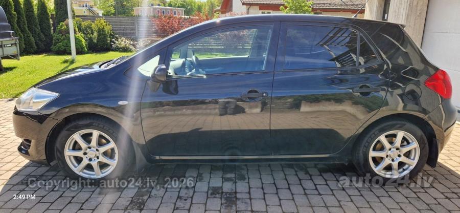 Melns Toyota Auris 2007 Tallina, ar dzinēja tilpumu 1.40 L un nobraukumu 232 tūkst. km par 2590 €, foto 10 vietnē AUTOMOTO.COM.LV