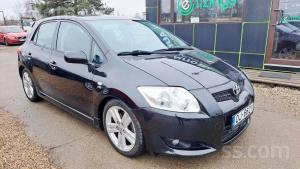 Black Toyota Auris 2007 in Riga, with an engine capacity of 2.20 L and mileage of 211 thousand km for 2700 €, photo 4 on AUTOMOTO.COM.LV