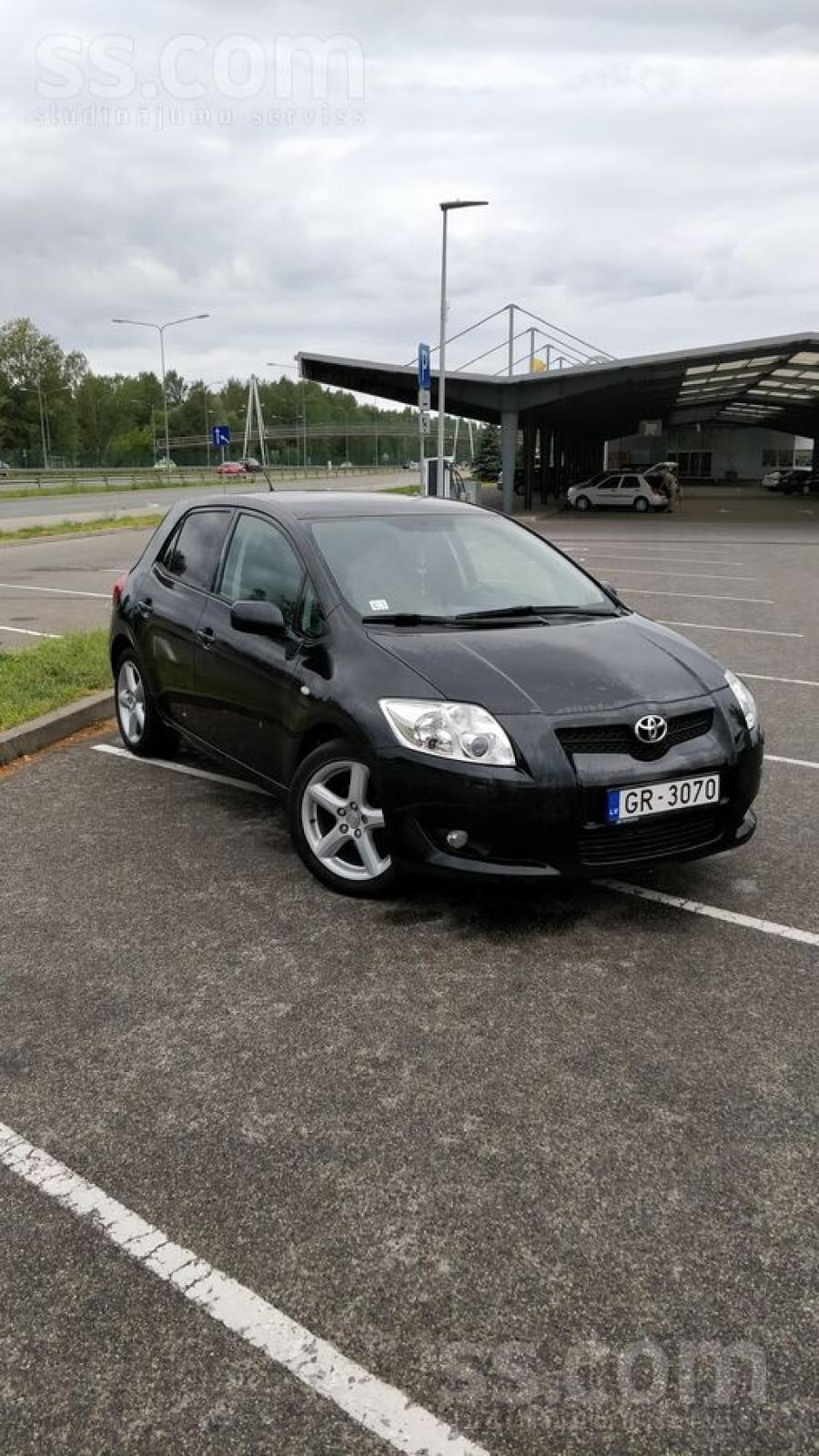 Melns Toyota Auris 2007 Rīga, ar dzinēja tilpumu 1.60 L un nobraukumu 230 tūkst. km par 2990 €, foto 1 vietnē AUTOMOTO.COM.LV