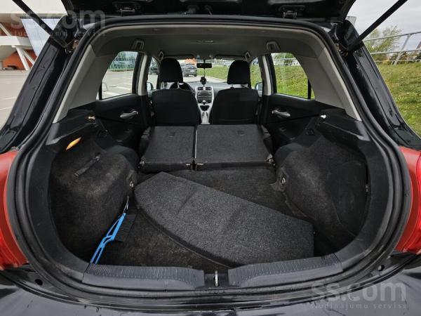 Melns Toyota Auris 2007 Rēzekne, ar dzinēja tilpumu 2.00 L un nobraukumu 319 tūkst. km par 1900 €, foto 9 vietnē AUTOMOTO.COM.LV