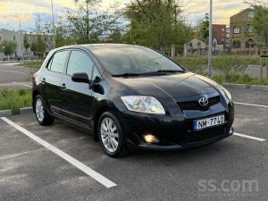 Black Toyota Auris 2007 in Jelgava, with an engine capacity of 1.60 L and mileage of 140 thousand km for 2900 €, photo  on AUTOMOTO.COM.LV